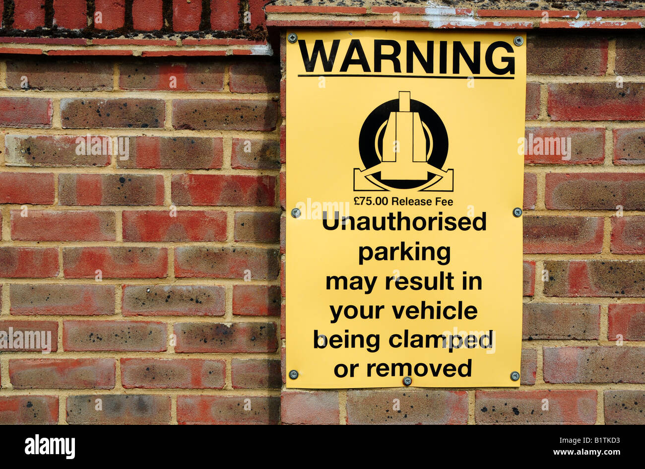 Car parking warning sign hi-res stock photography and images - Alamy