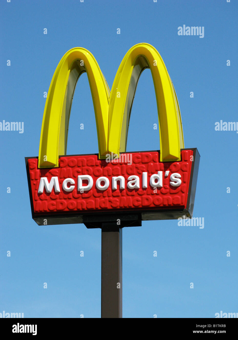 Mcdonalds golden arches hi-res stock photography and images - Alamy