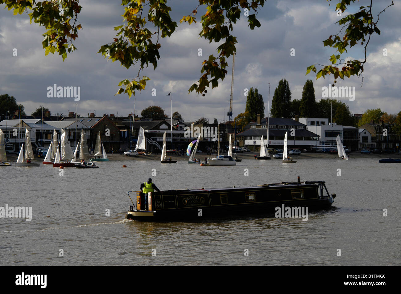 Thames barge races hi-res stock photography and images - Alamy