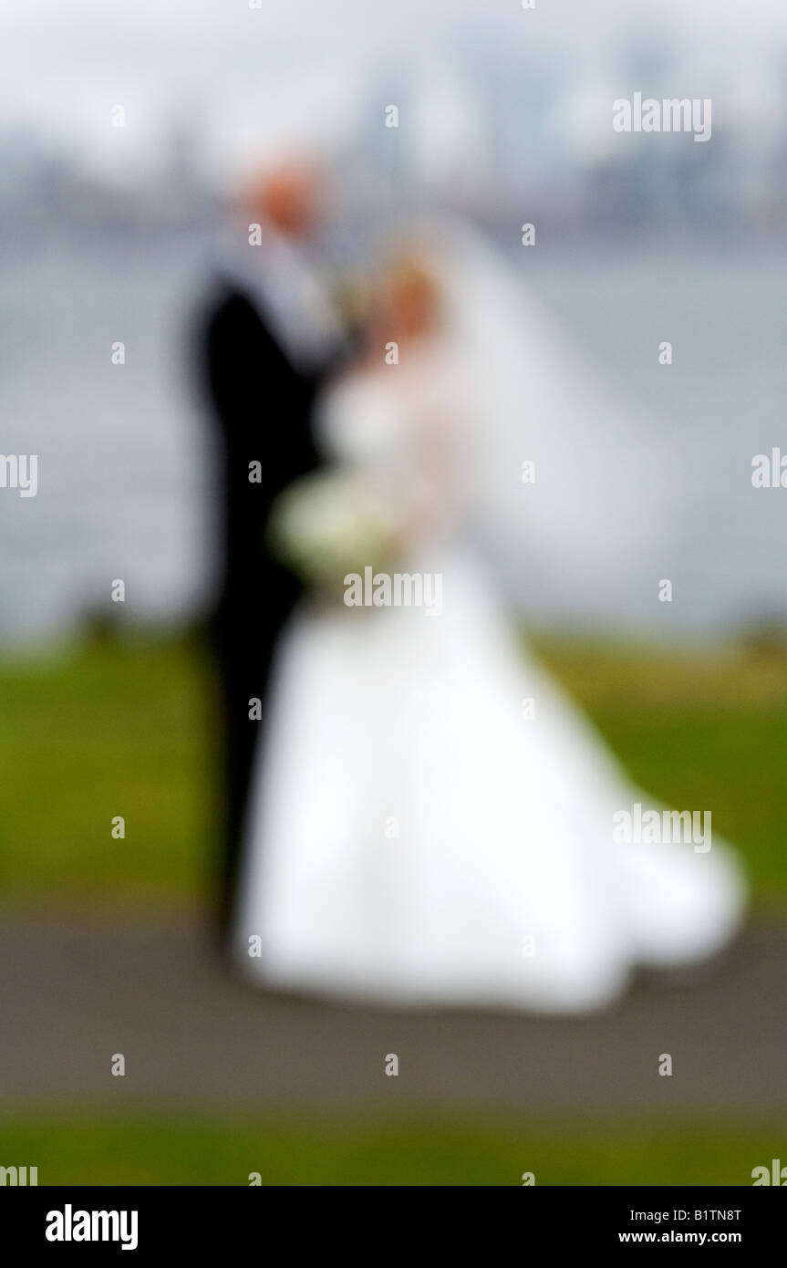 Blurry image of a wedding couple Stock Photo - Alamy