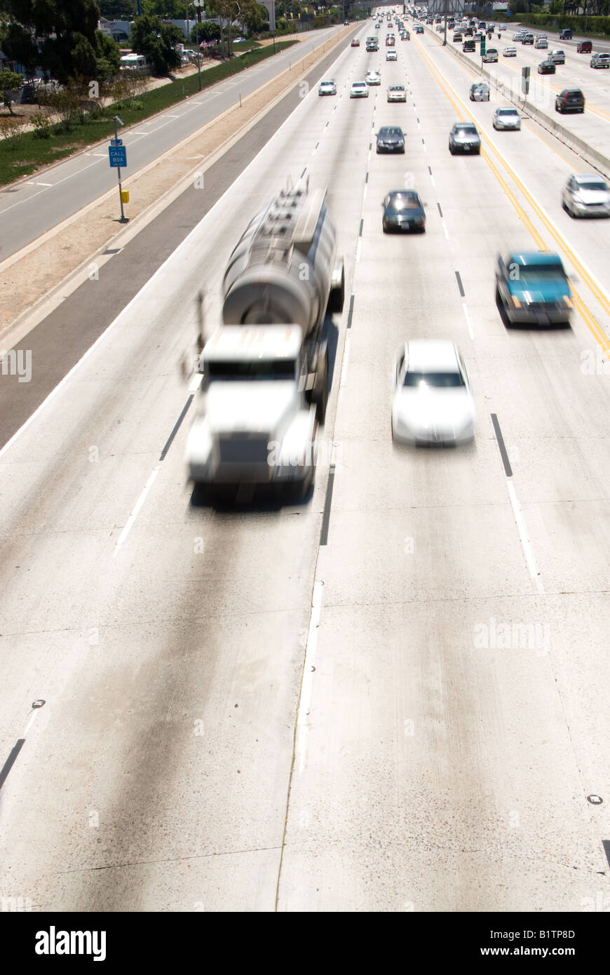 Freeway traffic during the daytime Stock Photo - Alamy