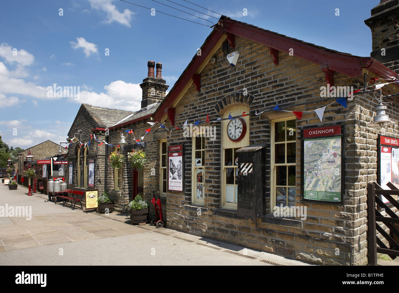 OXENHOPE STATION KEIGHLEY AND WORTH VALLEY STEAM RAILWAY SUMMER ...