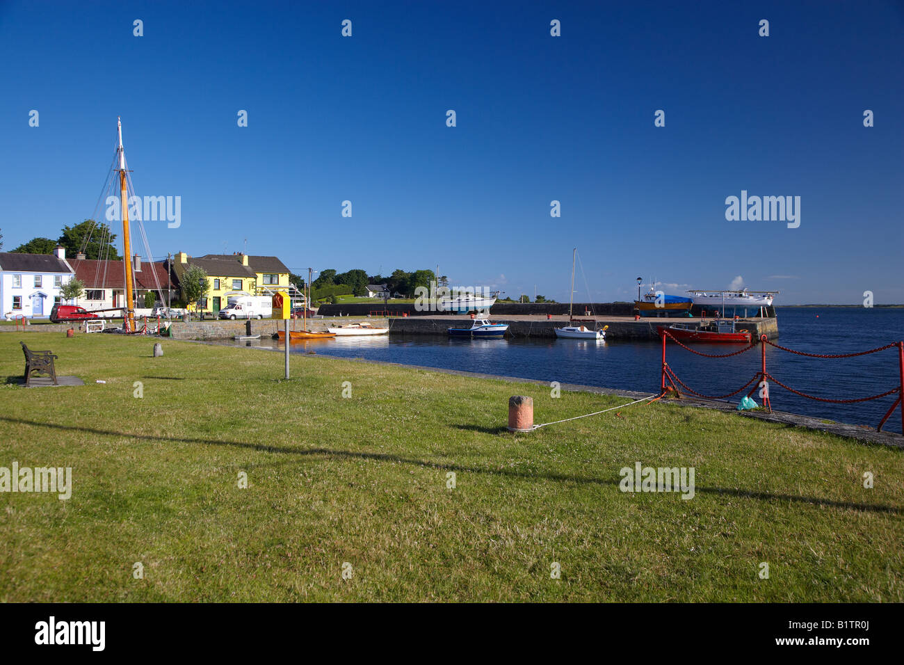 Kinvarra county galway ireland hi-res stock photography and images - Alamy