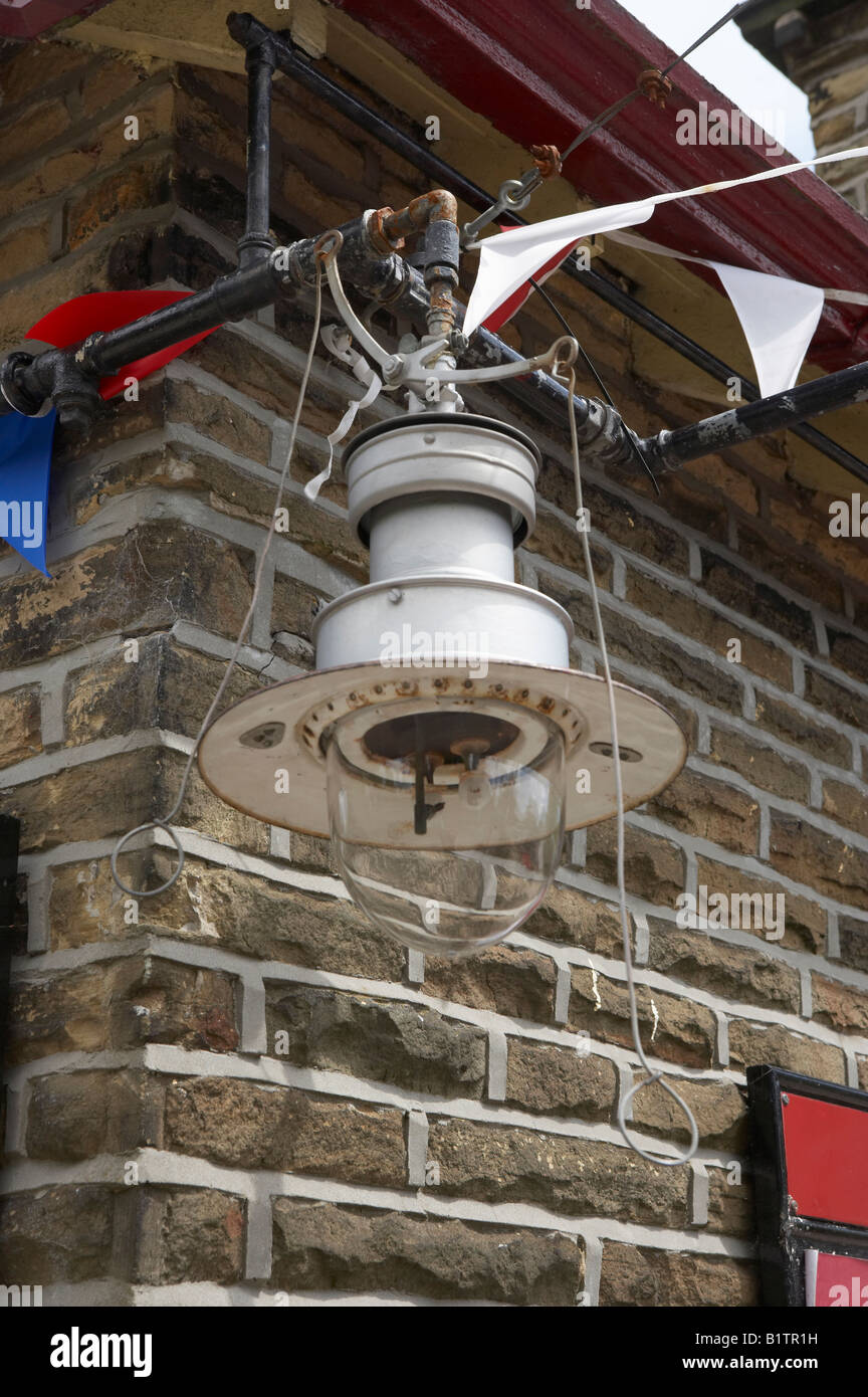 OXENHOPE STATION KEIGHLEY AND WORTH VALLEY STEAM RAILWAY SUMMER ...