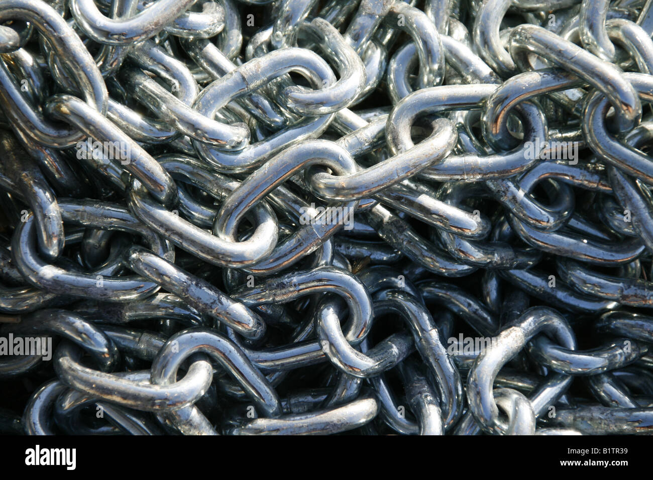 detail of many metal chain links Stock Photo - Alamy