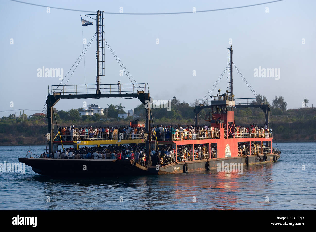 Overcrowded Likoni ferry Mombasa Kenya Stock Photo - Alamy