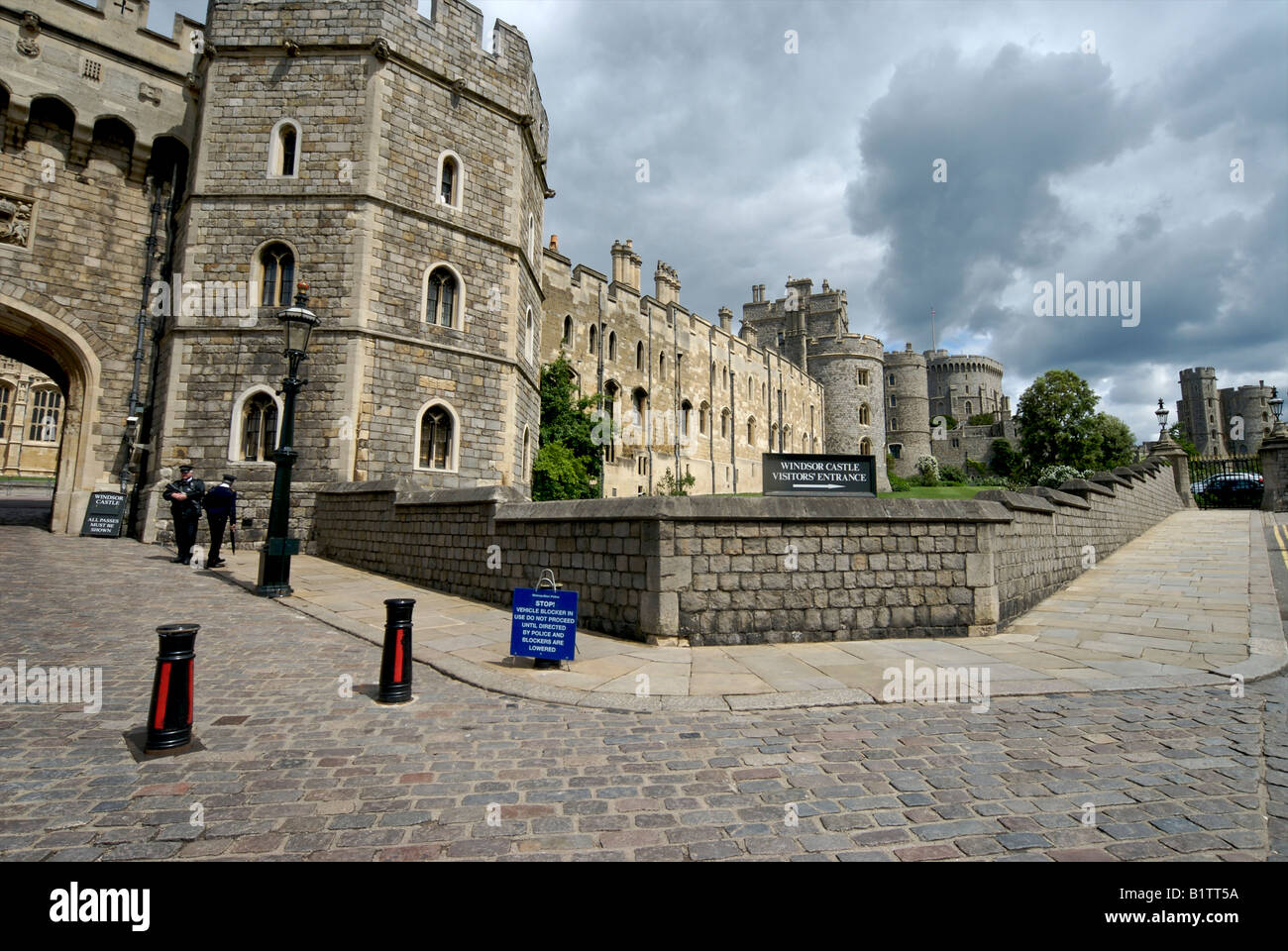 Windsor Castle entrance, Windsor, Berkshire, UK Stock Photo - Alamy