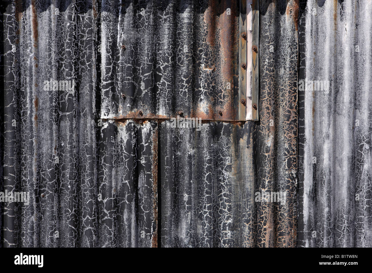 Rusty corrugated metal shed Stock Photo - Alamy