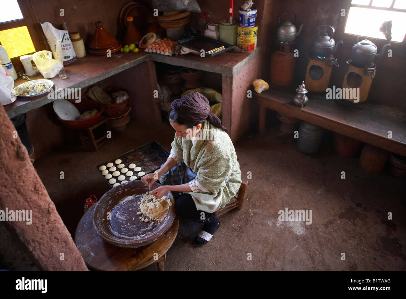 Berber woman cooking, Marrakech, Morocco Stock Photo - Alamy