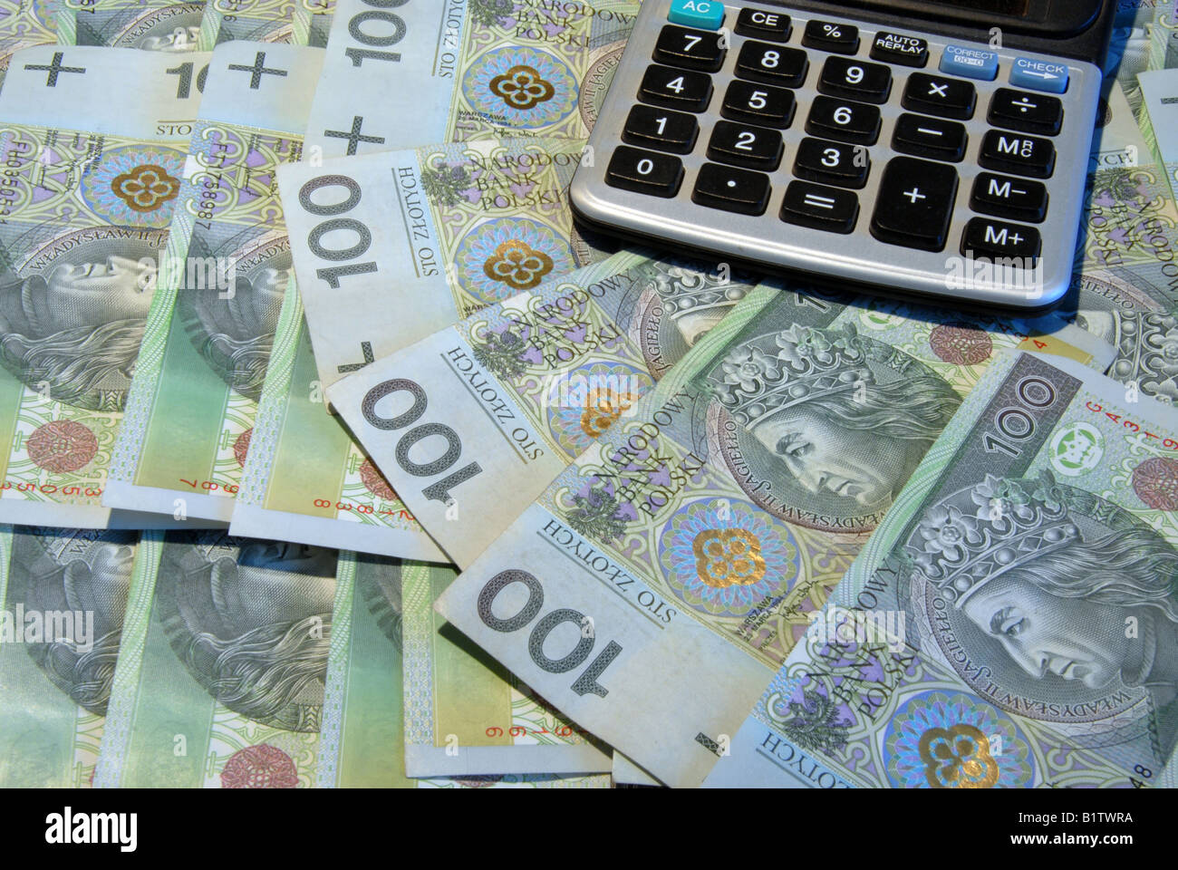 100 PLN ZL bills currency stacked together Stock Photo - Alamy