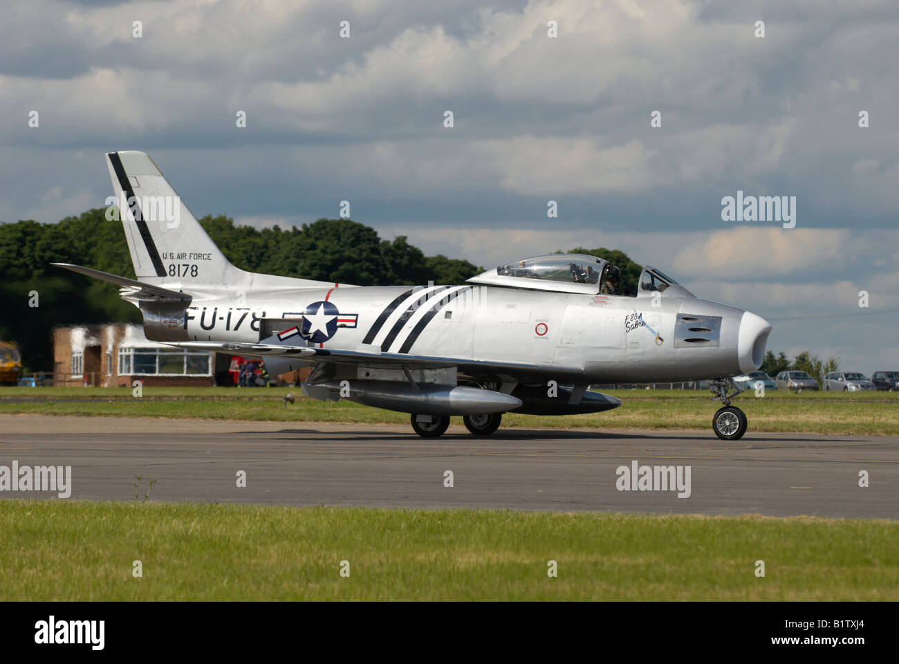 F 86 sabre jet korean war hi-res stock photography and images - Alamy