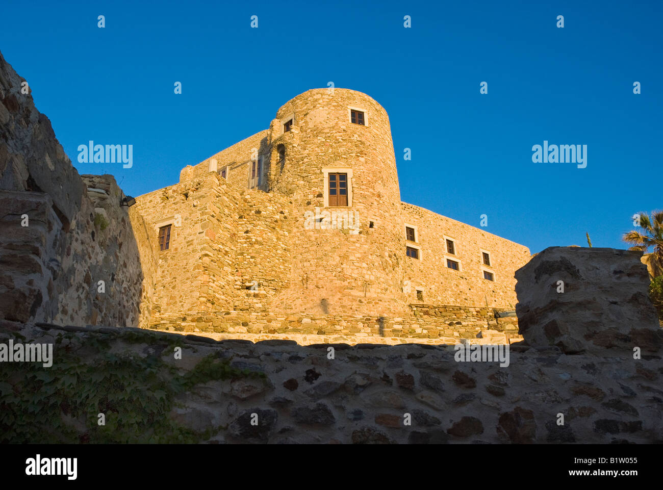 Naxos venetian castle hi-res stock photography and images - Alamy