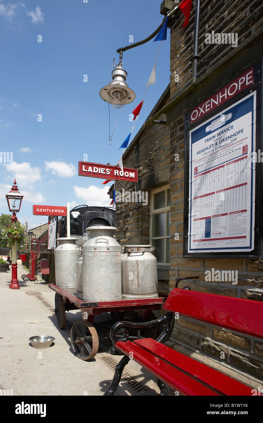 OXENHOPE STATION KEIGHLEY AND WORTH VALLEY STEAM RAILWAY SUMMER ...