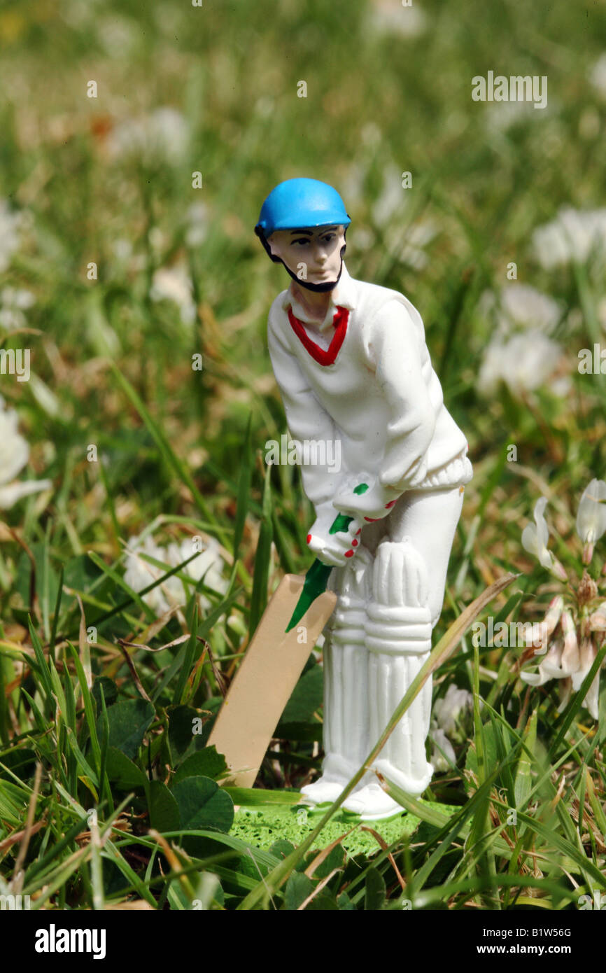 Cricket figure hi-res stock photography and images - Alamy