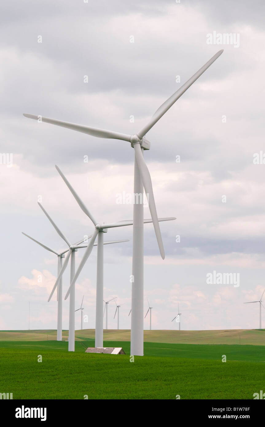 Alberta wind turbines hi-res stock photography and images - Alamy
