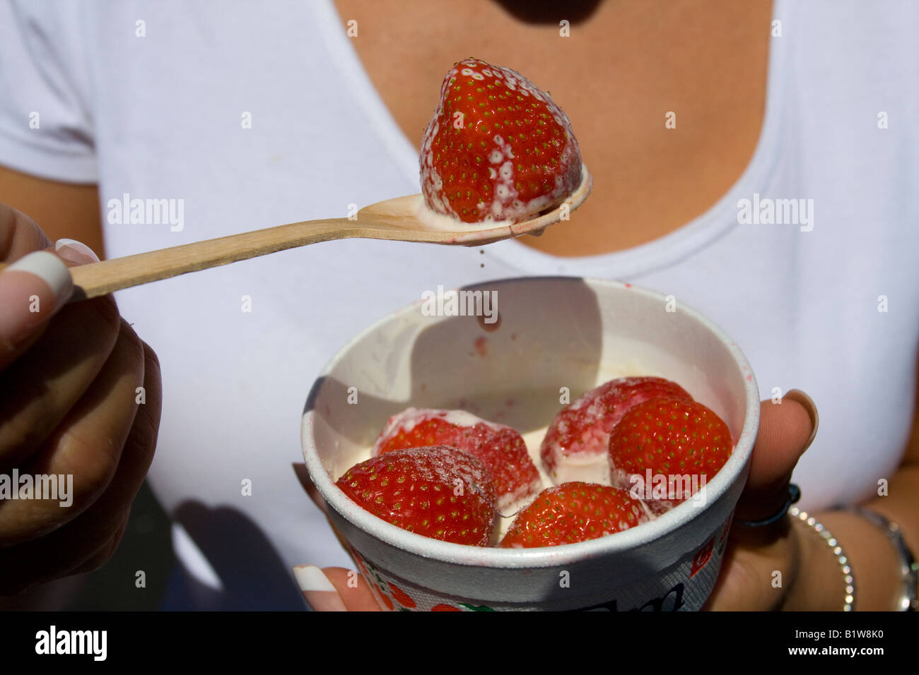 Strawberries cream championships wimbledon tennis hi-res stock ...