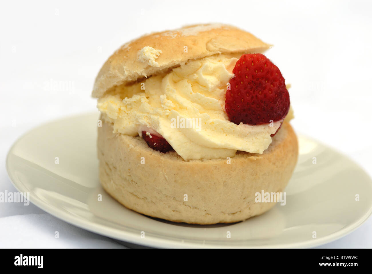 Tea treat bun hi-res stock photography and images - Alamy