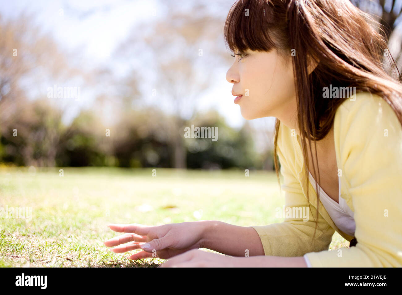 Profile of Japanese young woman Stock Photo - Alamy