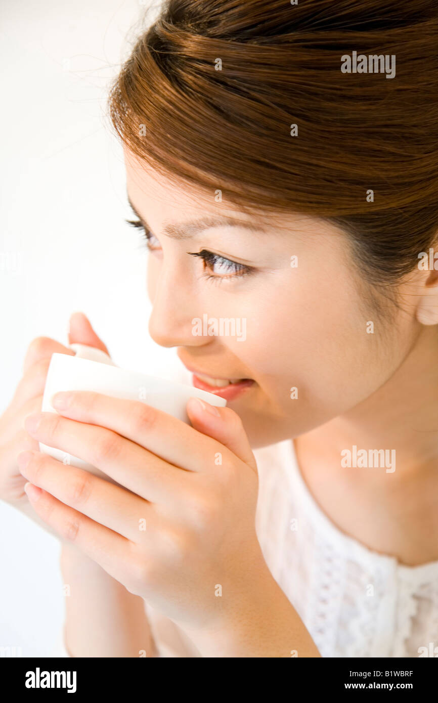 Profile of Japanese young woman Stock Photo - Alamy