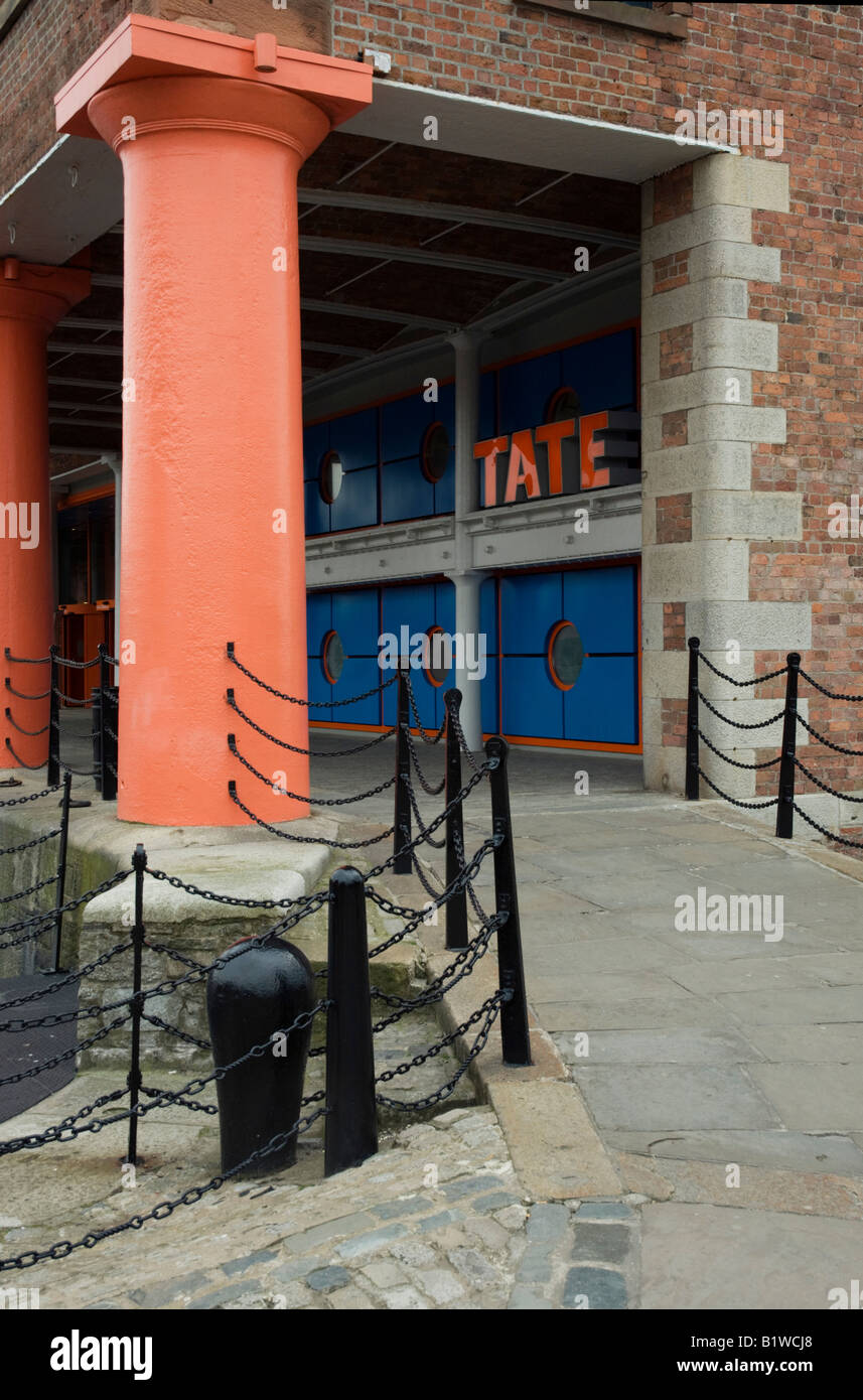 Tate Modern at Albert Dock Liverpool Stock Photo - Alamy