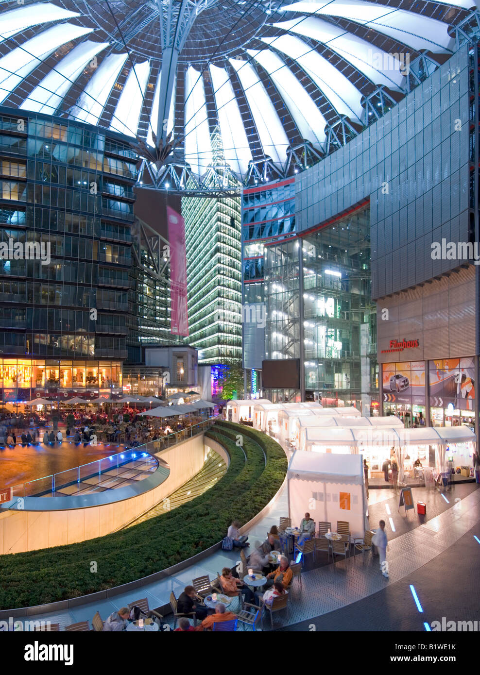 Iso 100 night picture hi-res stock photography and images - Alamy