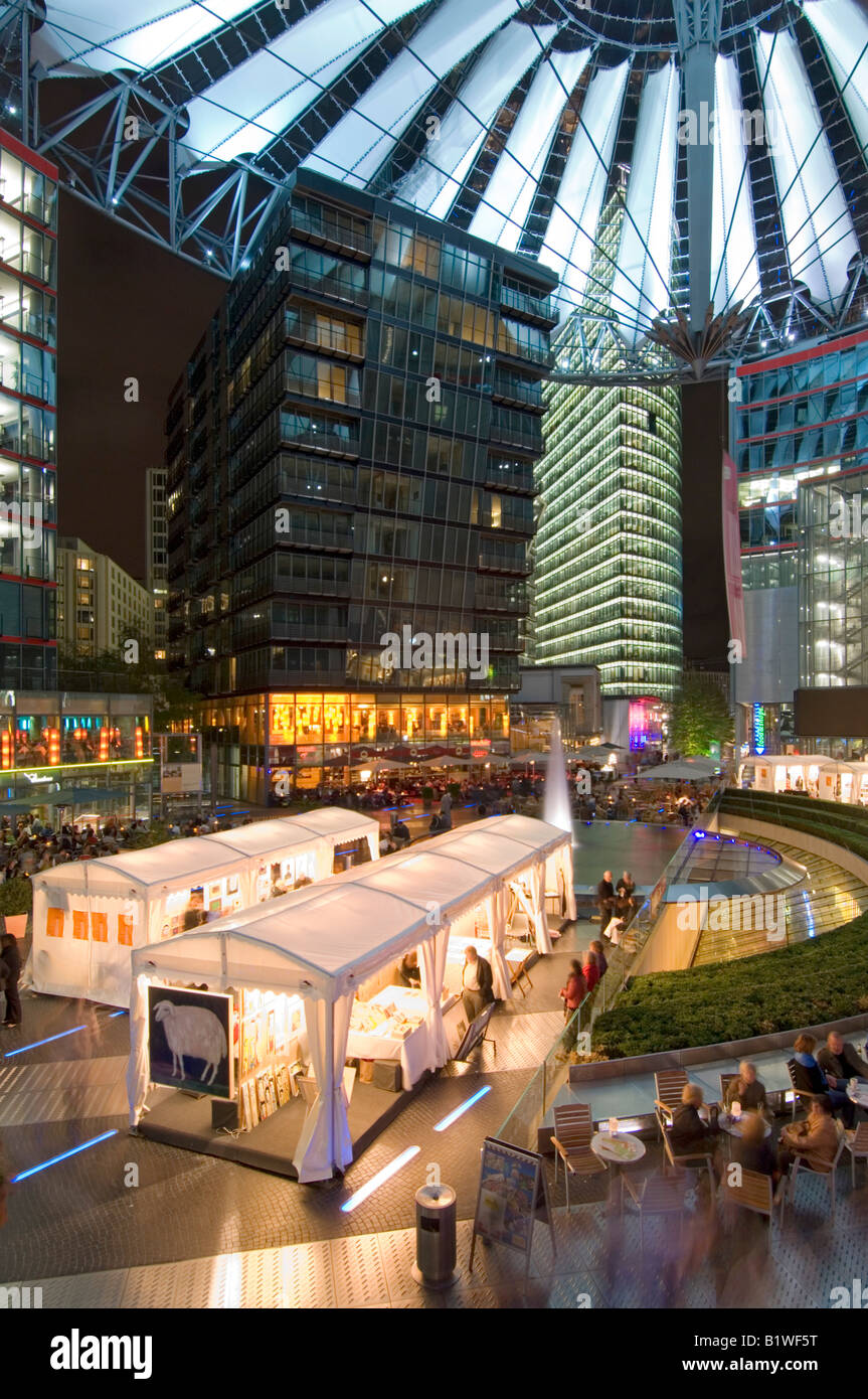 A wide angle view in the Sony Center at night. 100 iso and long shutter ...