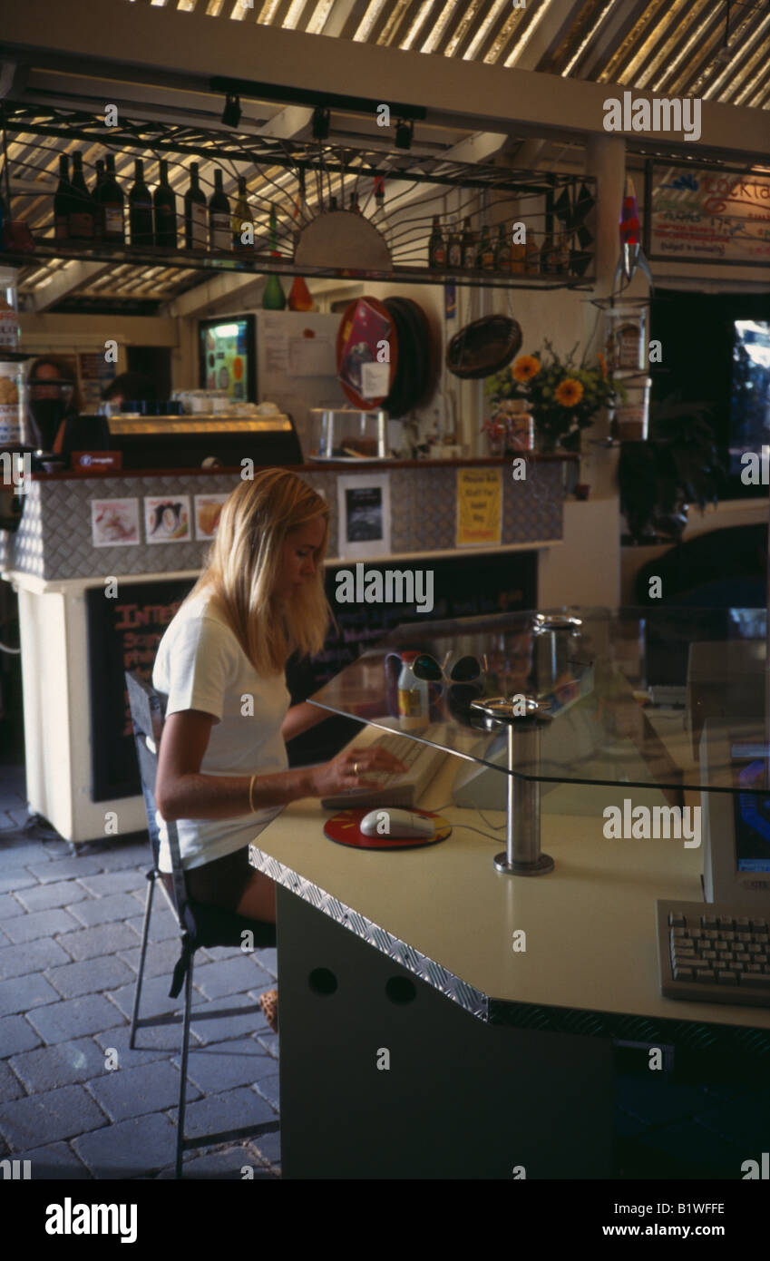 COMPUTERS World Wide Web Internet Cafe Stock Photo - Alamy