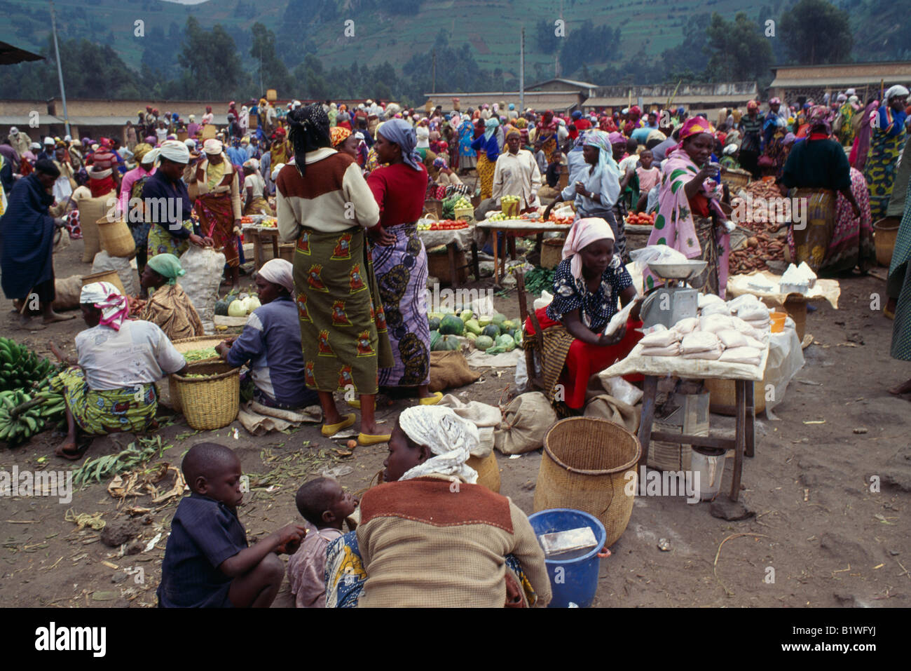 Rwanda, market, fruit hi-res stock photography and images - Alamy