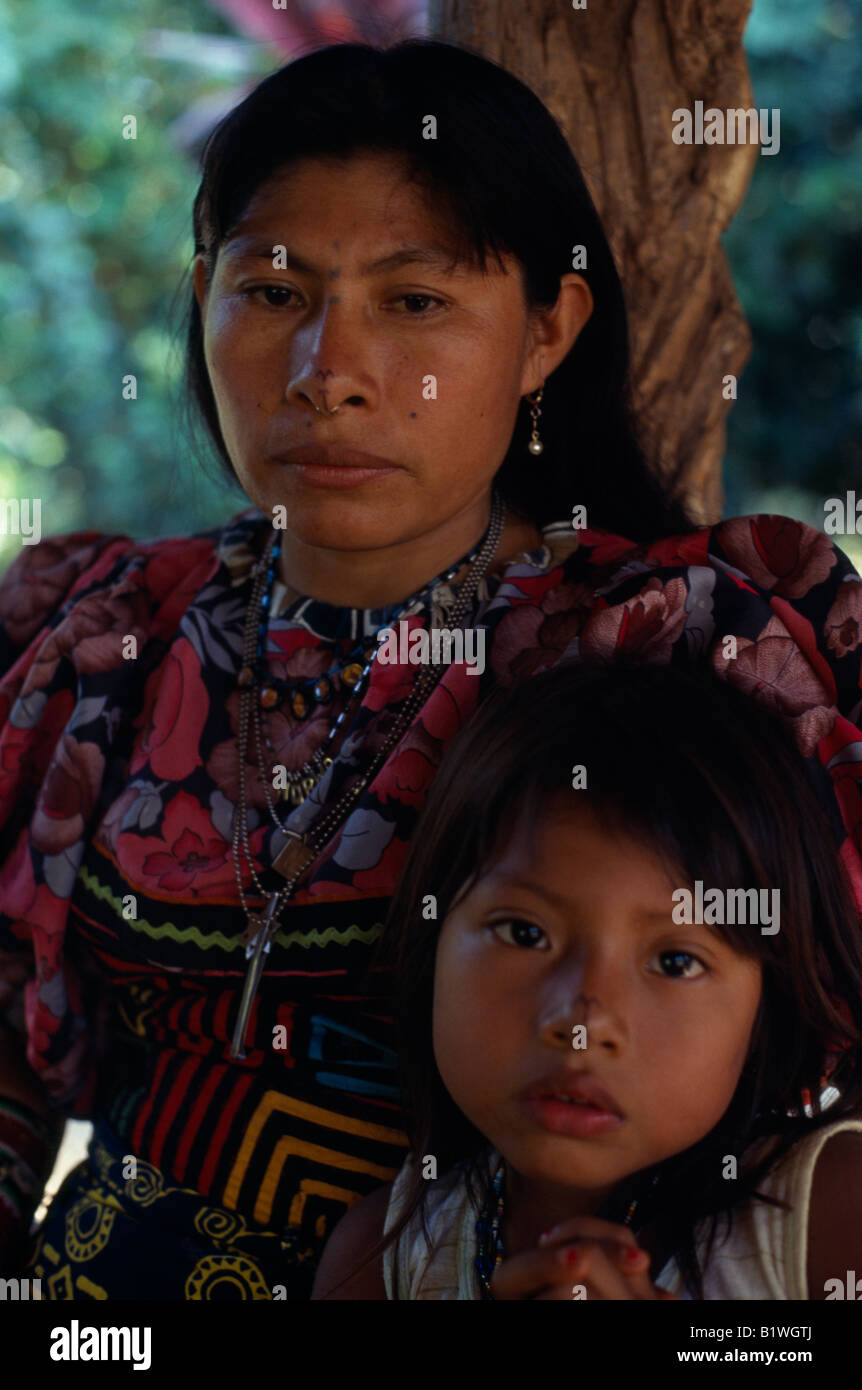 Cuna indians hi-res stock photography and images - Alamy