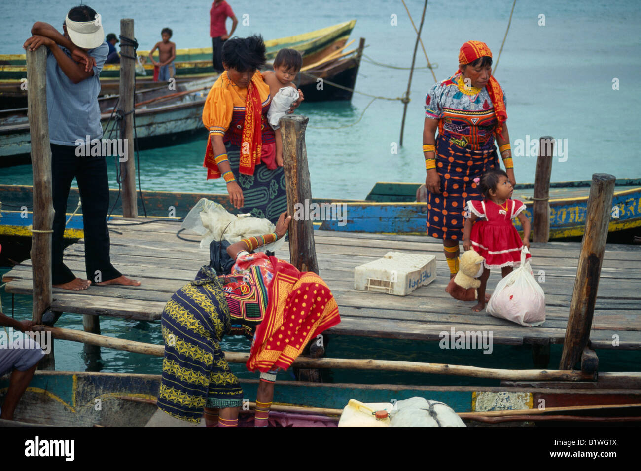 PANAMA San Blas Islands Tikantiki Kuna Indians Stock Photo - Alamy