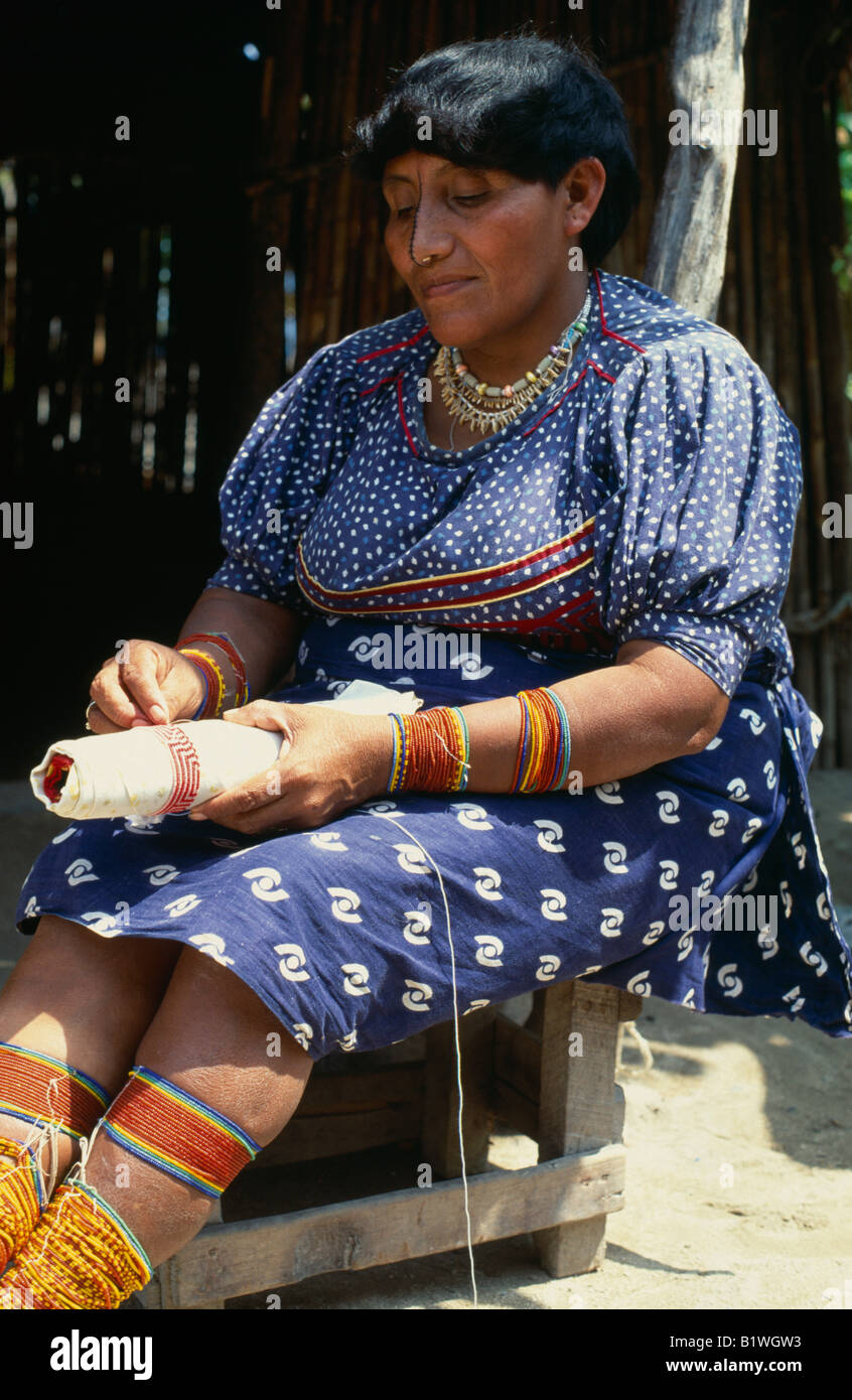 Panama indian arts hi-res stock photography and images - Alamy
