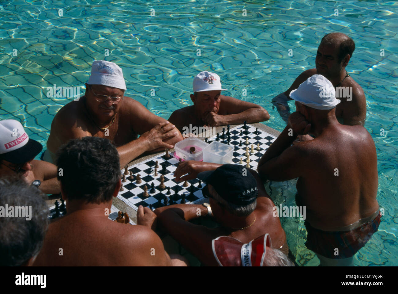 Men playing chess budapest hi-res stock photography and images - Alamy