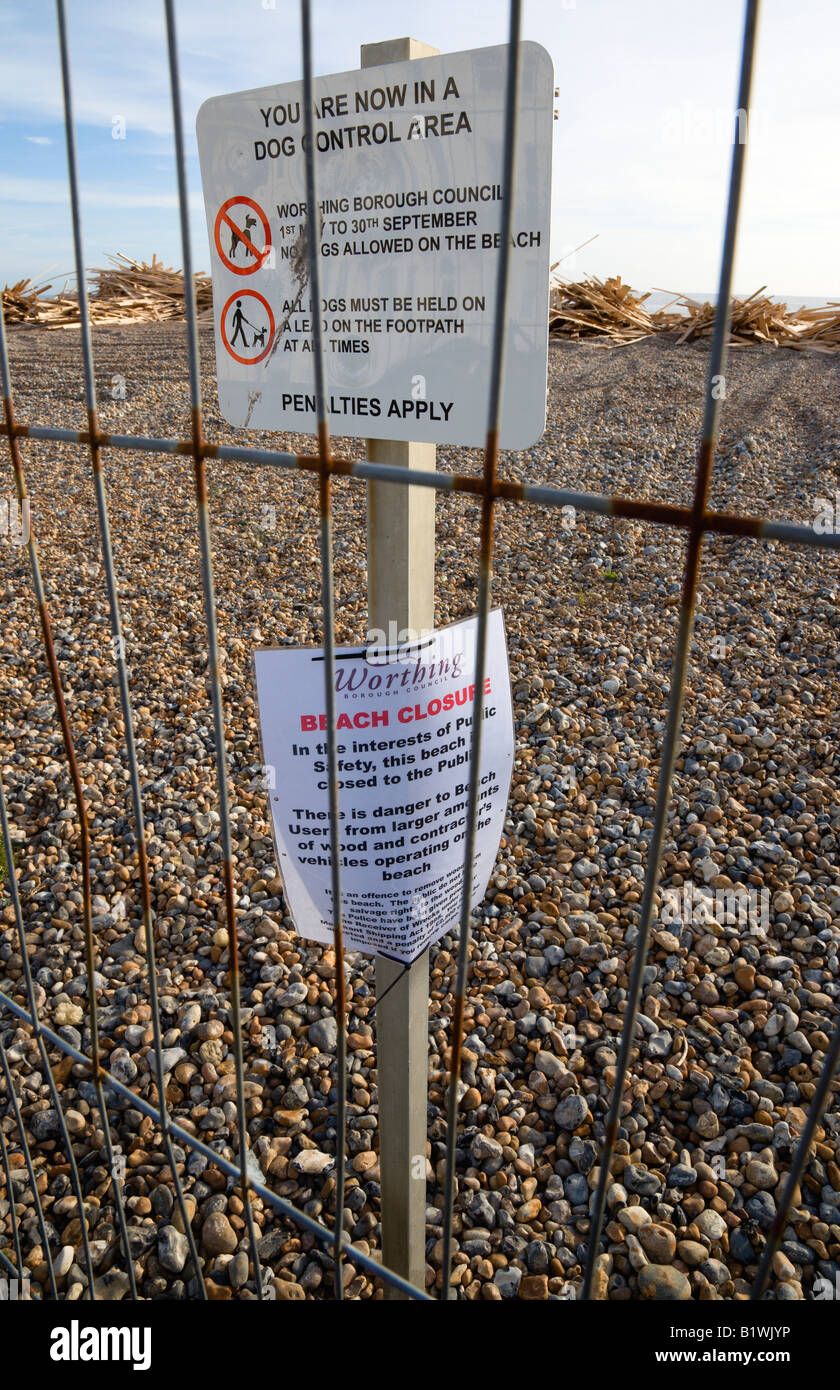 Water pollution sign at beach hi-res stock photography and images - Alamy