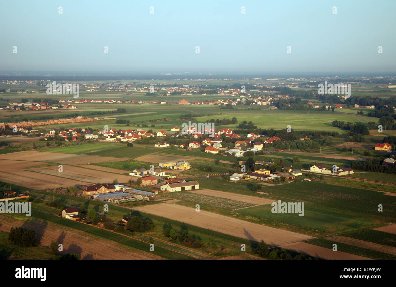 Airplane over farm house hi-res stock photography and images - Alamy