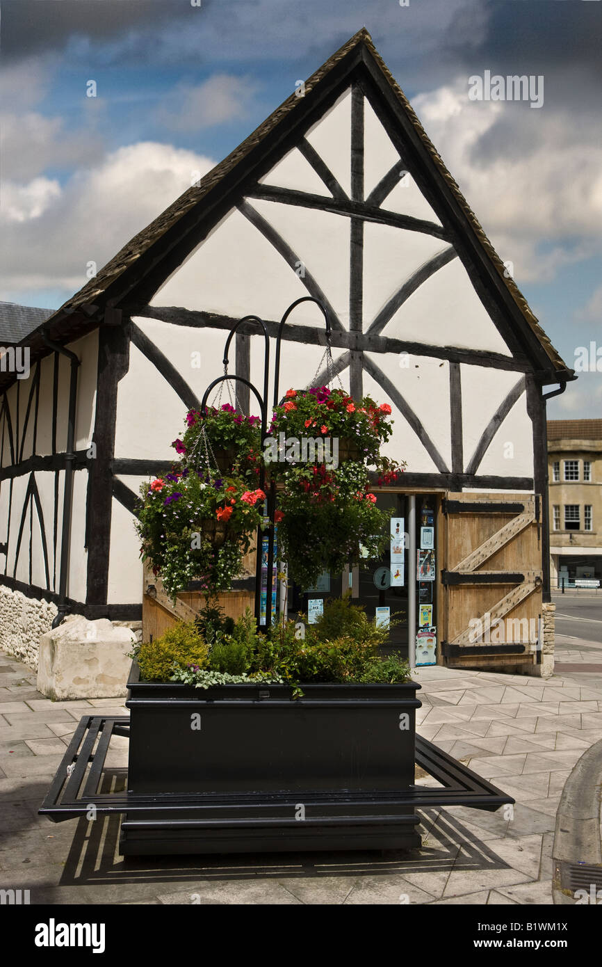 Town centre of chippenham hi-res stock photography and images - Alamy