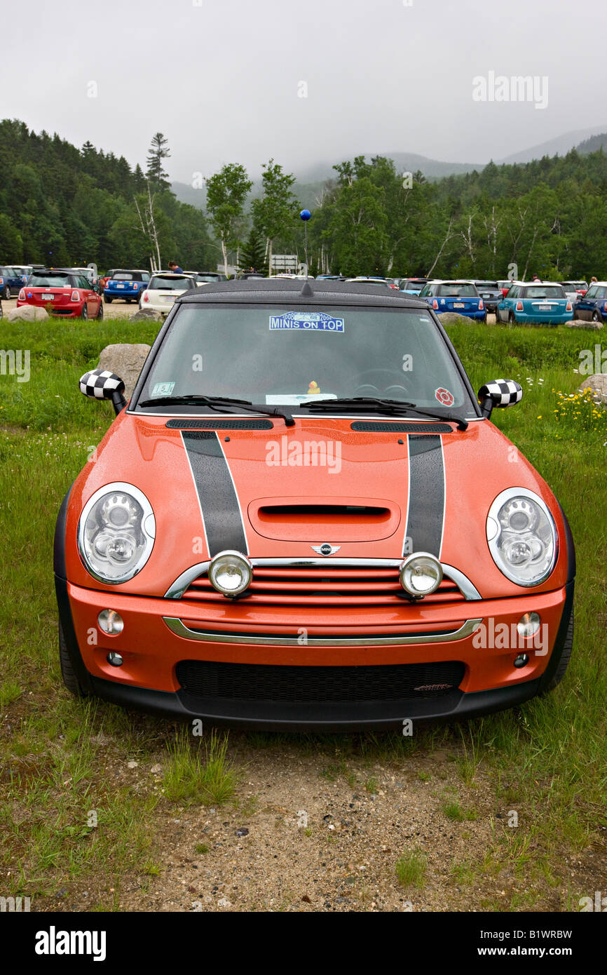 Mini cooper bmw hi-res stock photography and images - Alamy