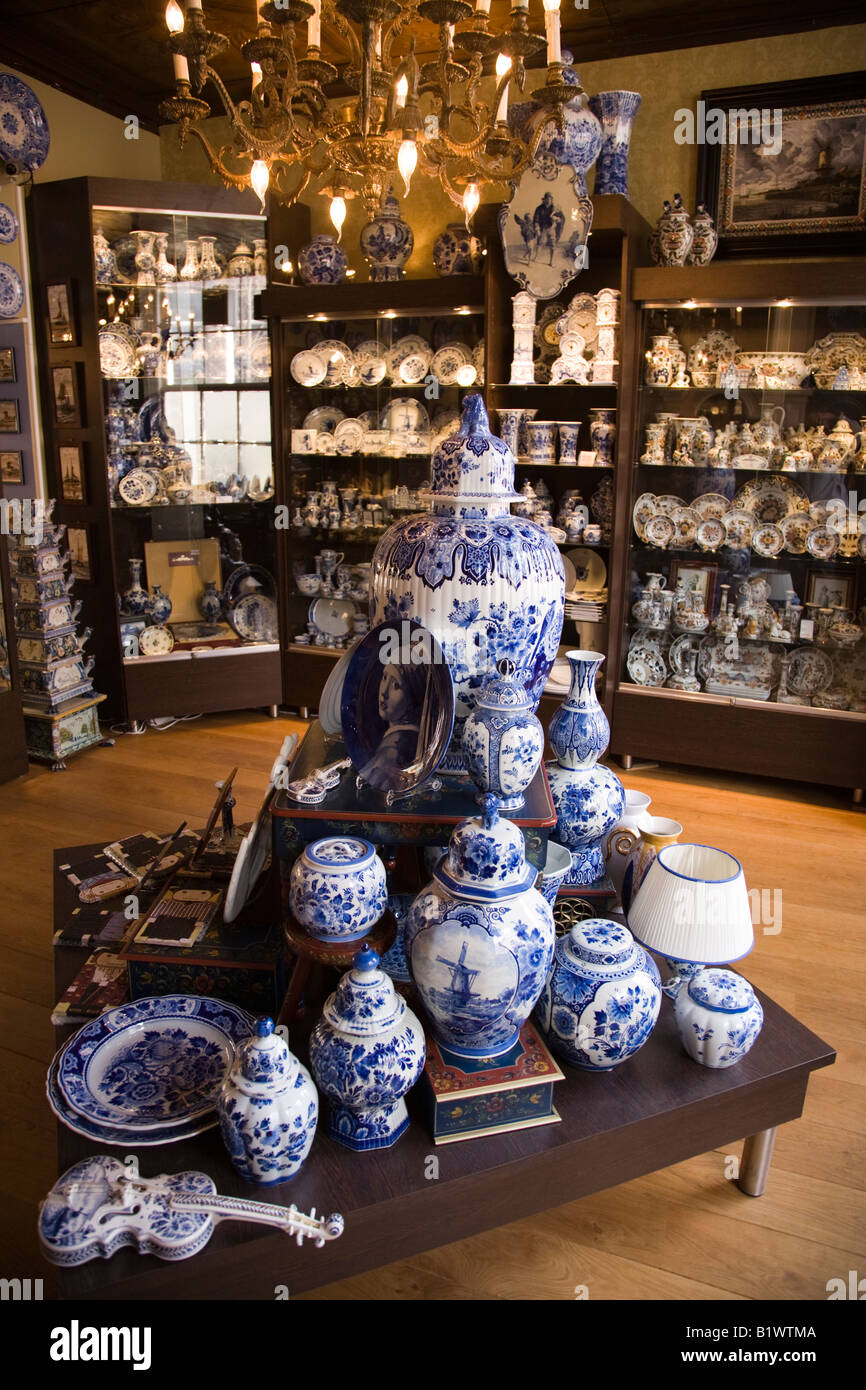 Delft ware hi-res stock photography and images - Alamy
