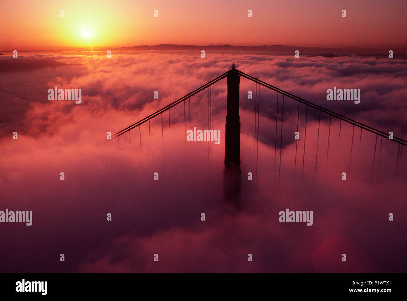 Golden gate bridge above hi-res stock photography and images - Alamy