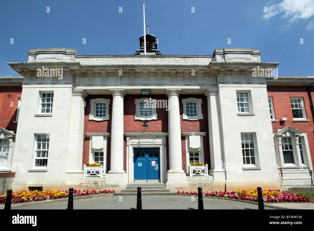 Main entrance to the The Maudsley Hospital in Denmark Hill Stock Photo ...