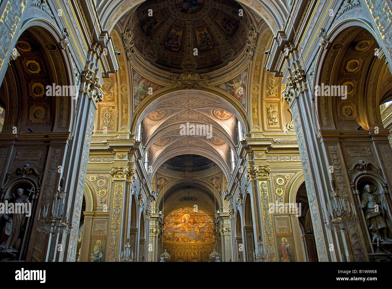 Italy cathedral interior hi-res stock photography and images - Alamy