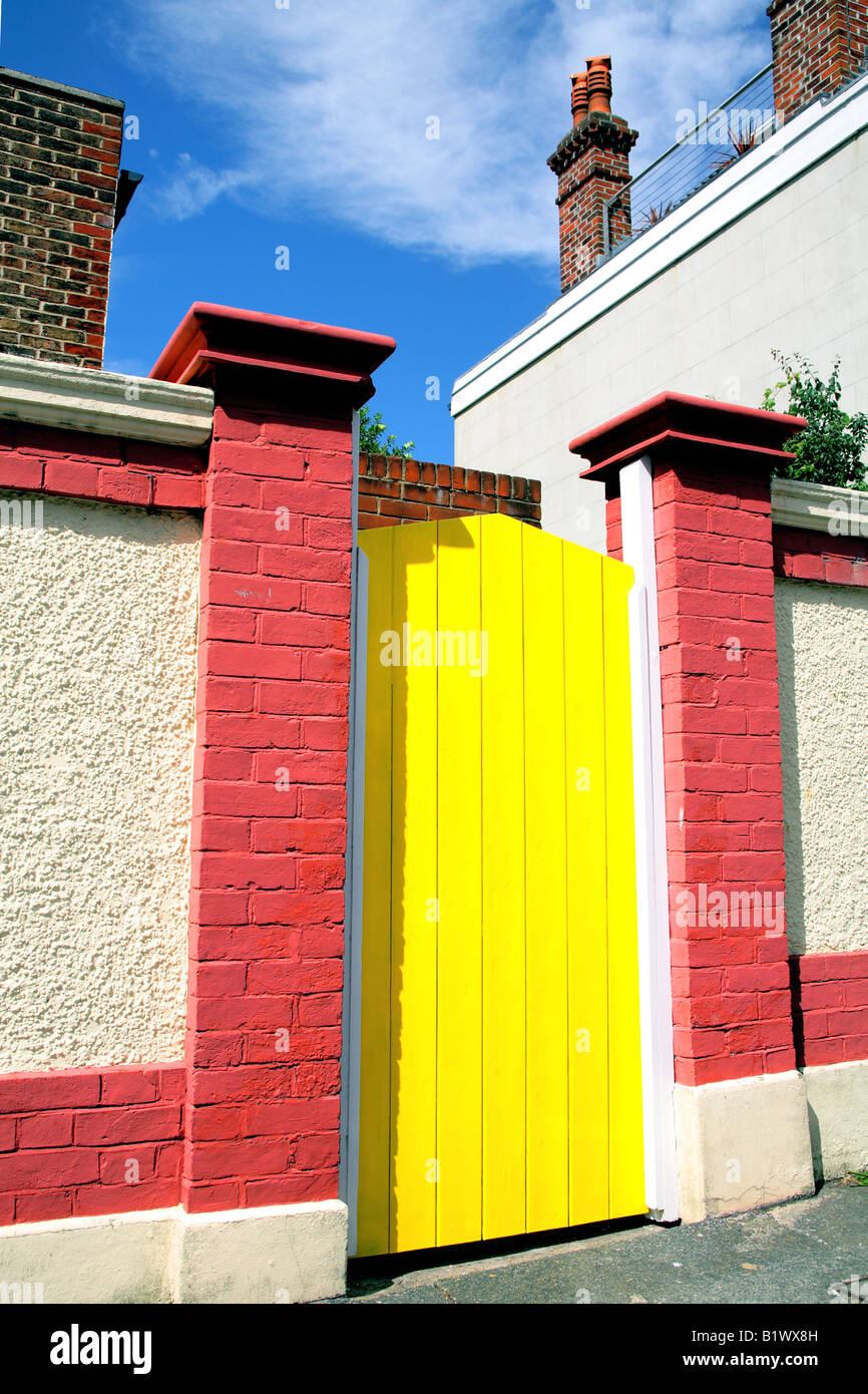 Yellow gate hi-res stock photography and images - Alamy