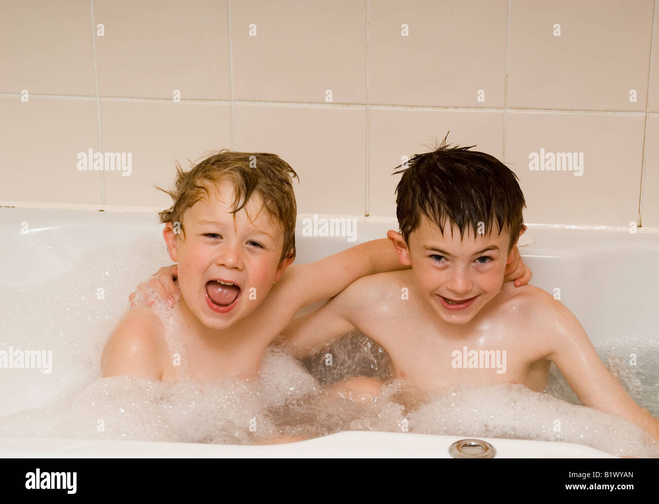 Five People Having Fun Uk High Resolution Stock Photography and Images ...
