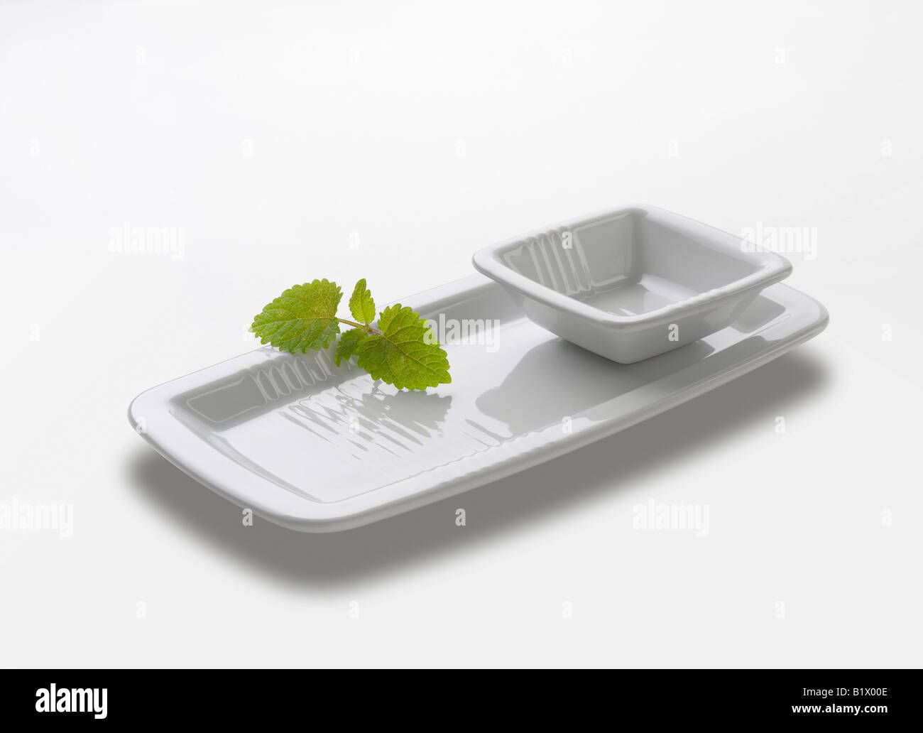 Empty plate hi-res stock photography and images - Alamy