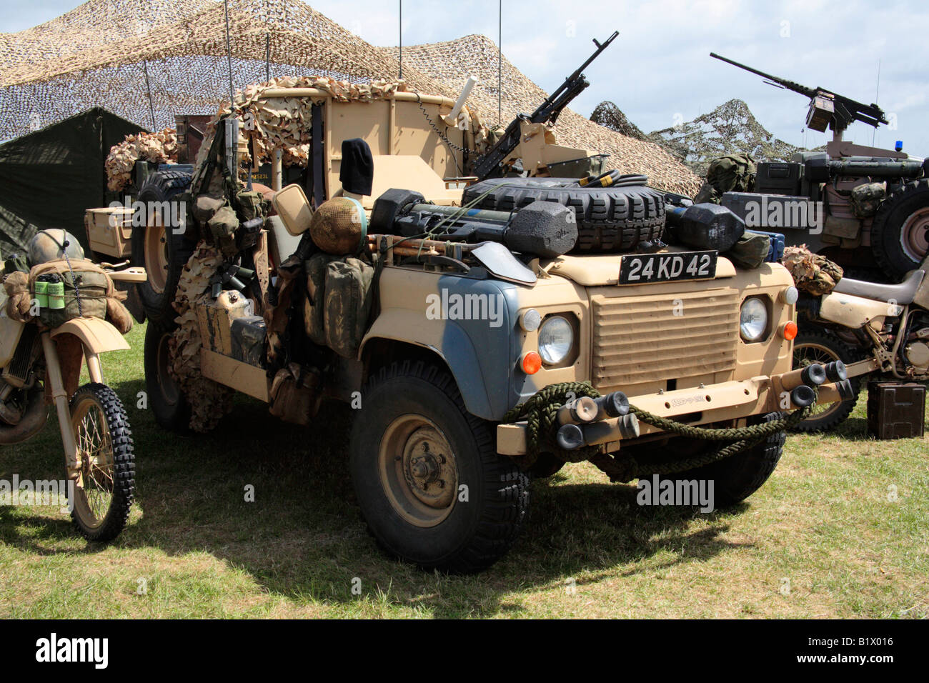 S.A.S. Land rover fully equipped Stock Photo - Alamy