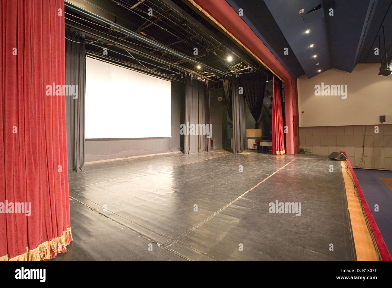 empty cinema auditorium Stock Photo - Alamy