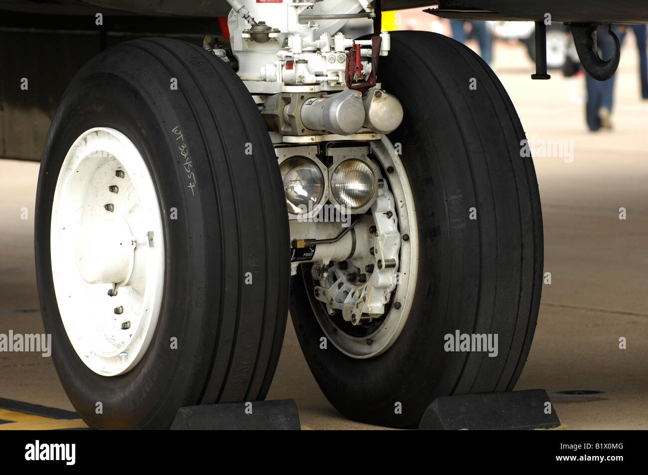 Airplane landing gear Stock Photo - Alamy