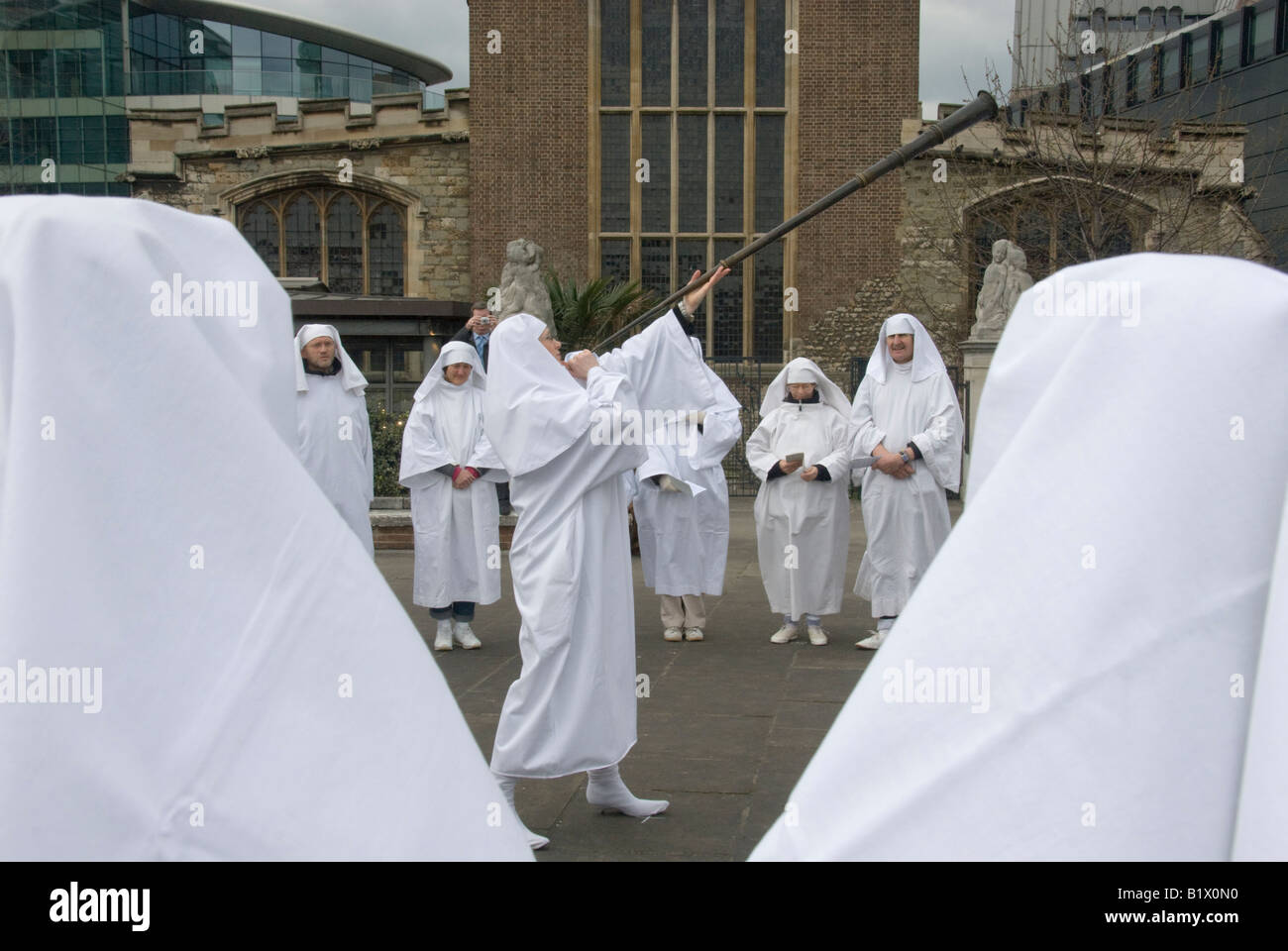 Druid order spring equinox ceremony hi-res stock photography and images ...