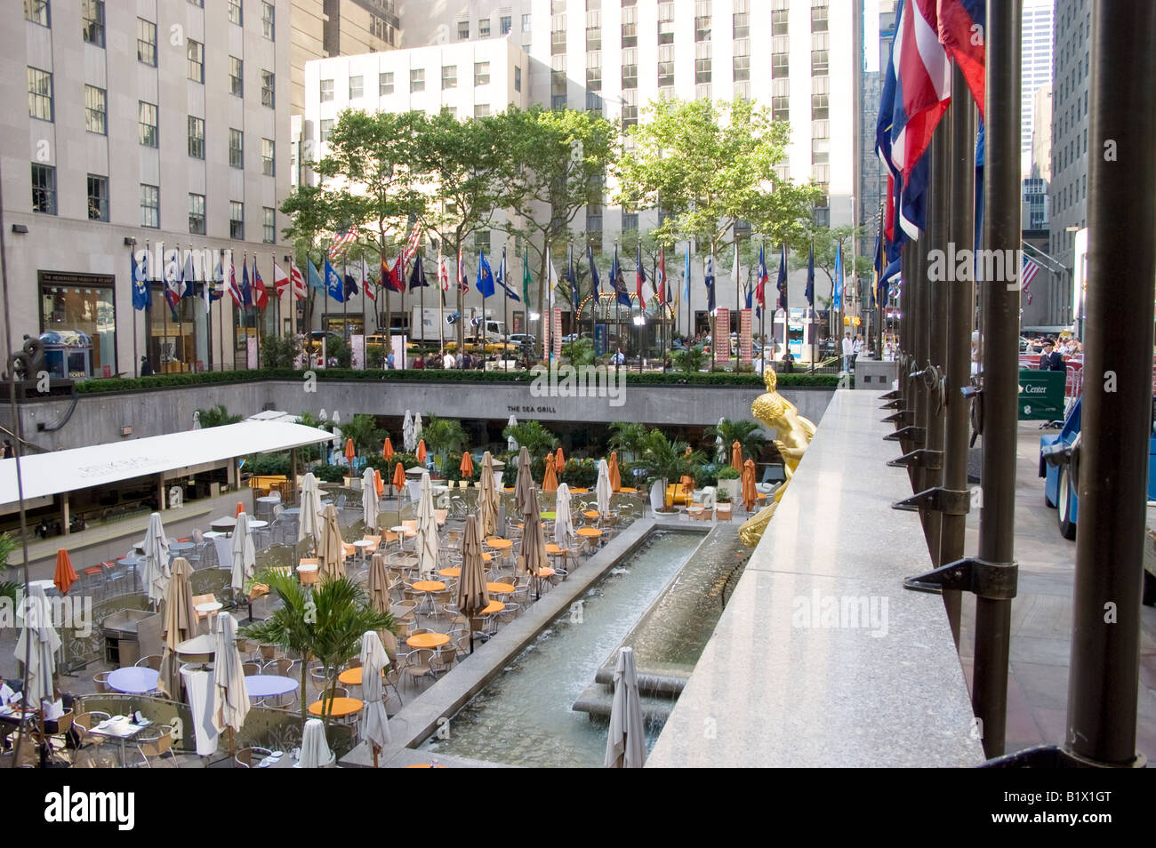 Rockefeller cafe, New York Stock Photo - Alamy