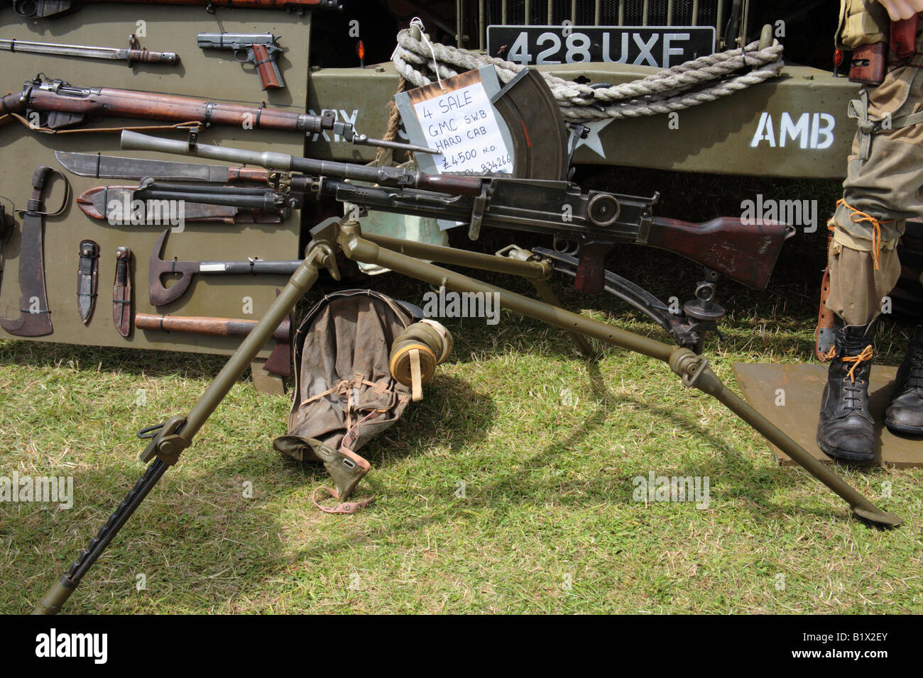 Heroic gun hi-res stock photography and images - Alamy