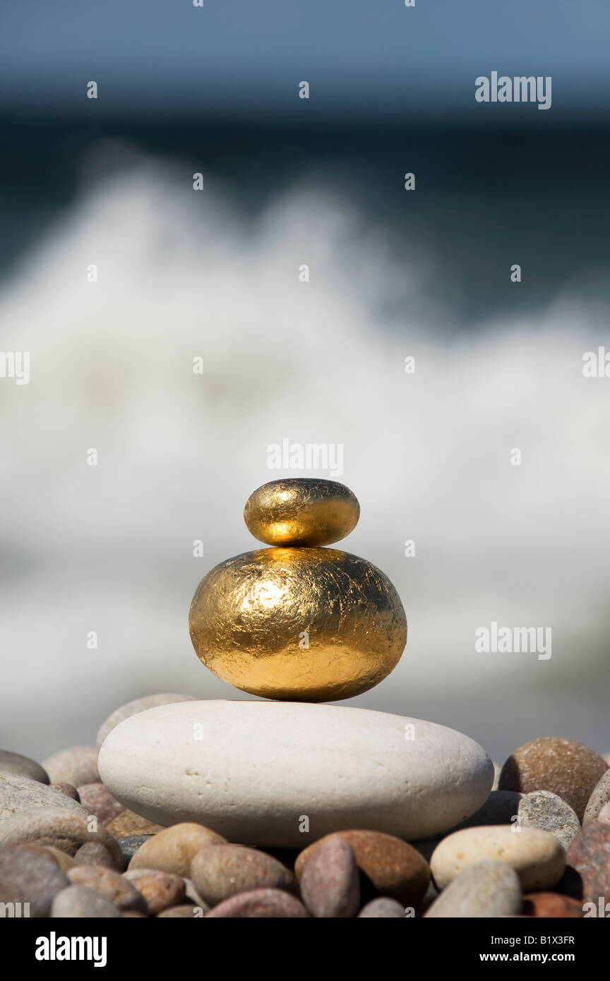 Goldleaf texture hi-res stock photography and images - Alamy